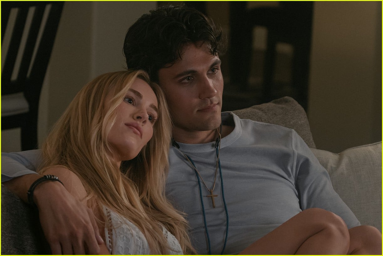 Landman's Michelle Randolph Reacts to TMI Father-Daughter Scene Going ...