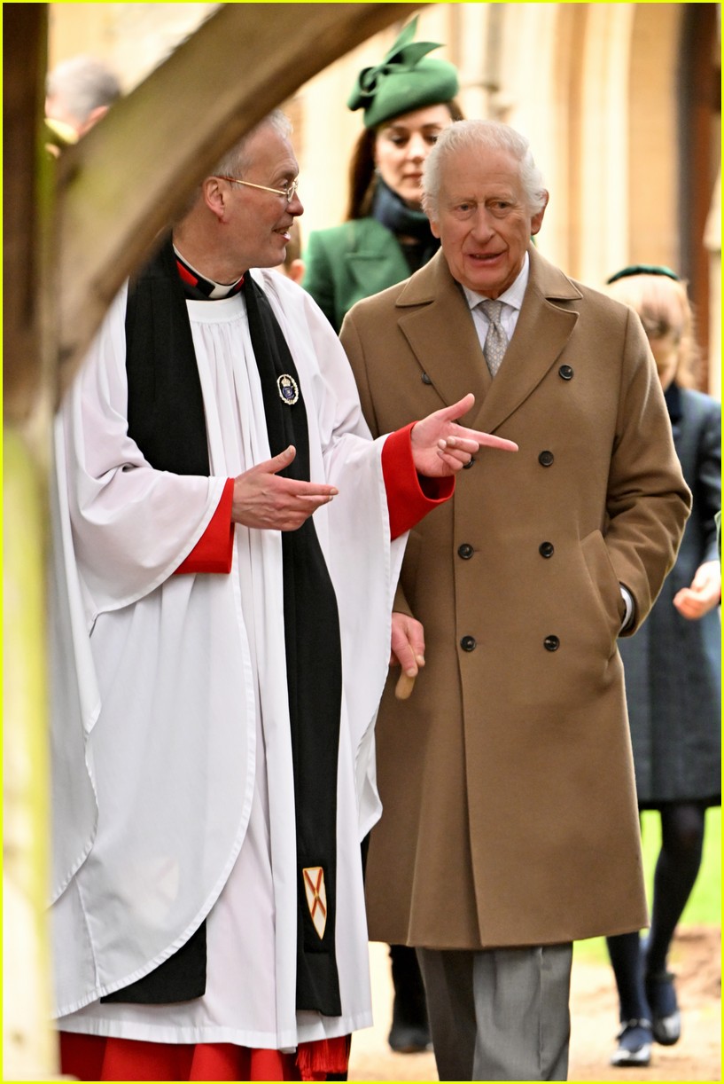 Royal Christmas Photos 2024: Kate Middleton, Prince William & All 3 ...