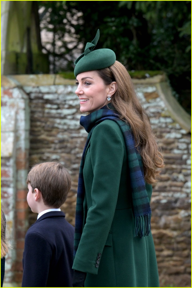 Royal Christmas Photos 2024: Kate Middleton, Prince William & All 3 ...