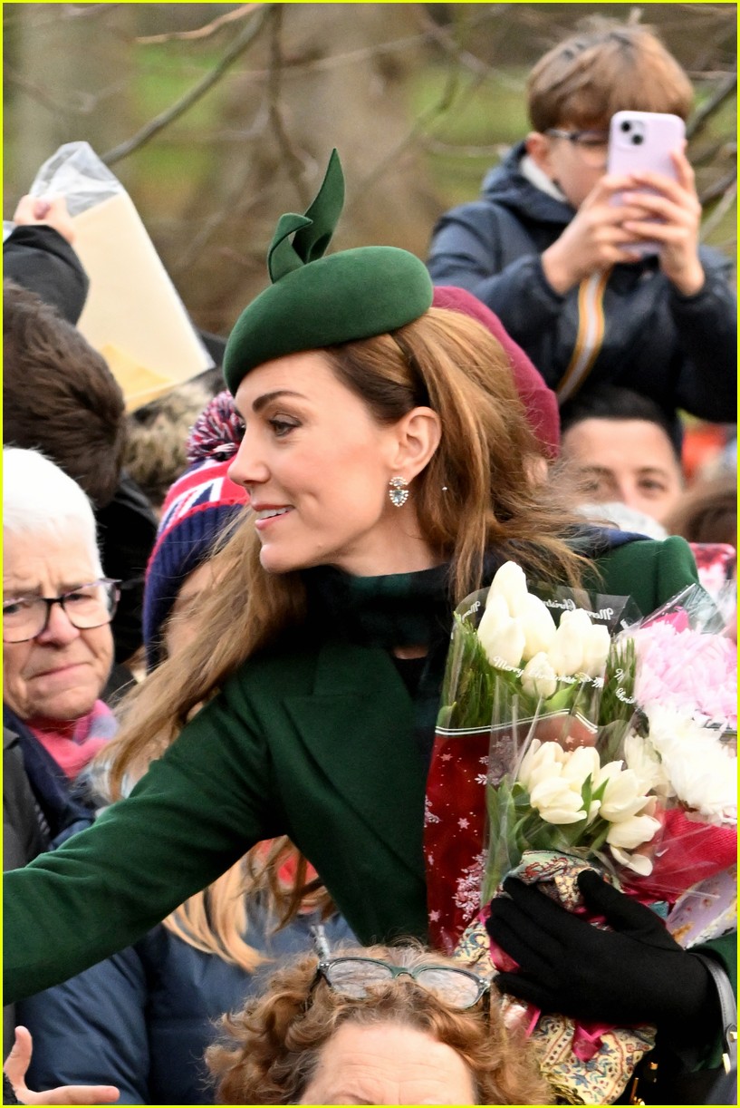 Royal Christmas Photos 2024: Kate Middleton, Prince William & All 3 ...