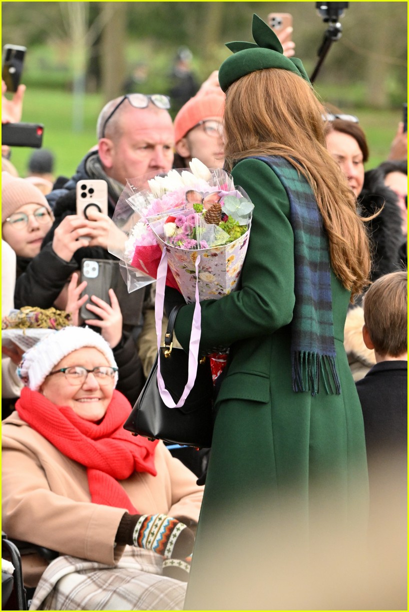 Royal Christmas Photos 2024: Kate Middleton, Prince William & All 3 ...