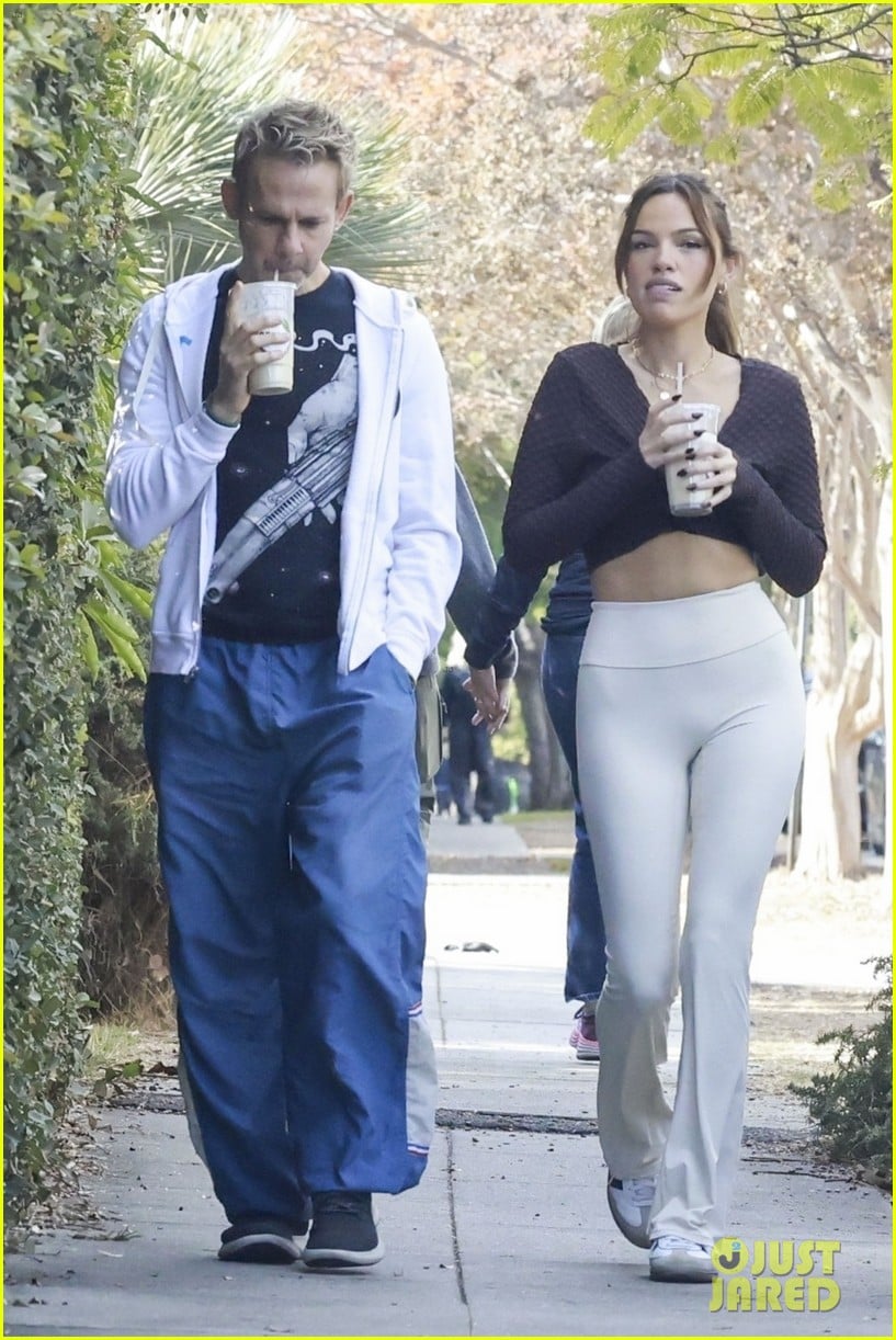 Dominic Monaghan Spotted with Aspiring Actress Eliana Perez During His ...