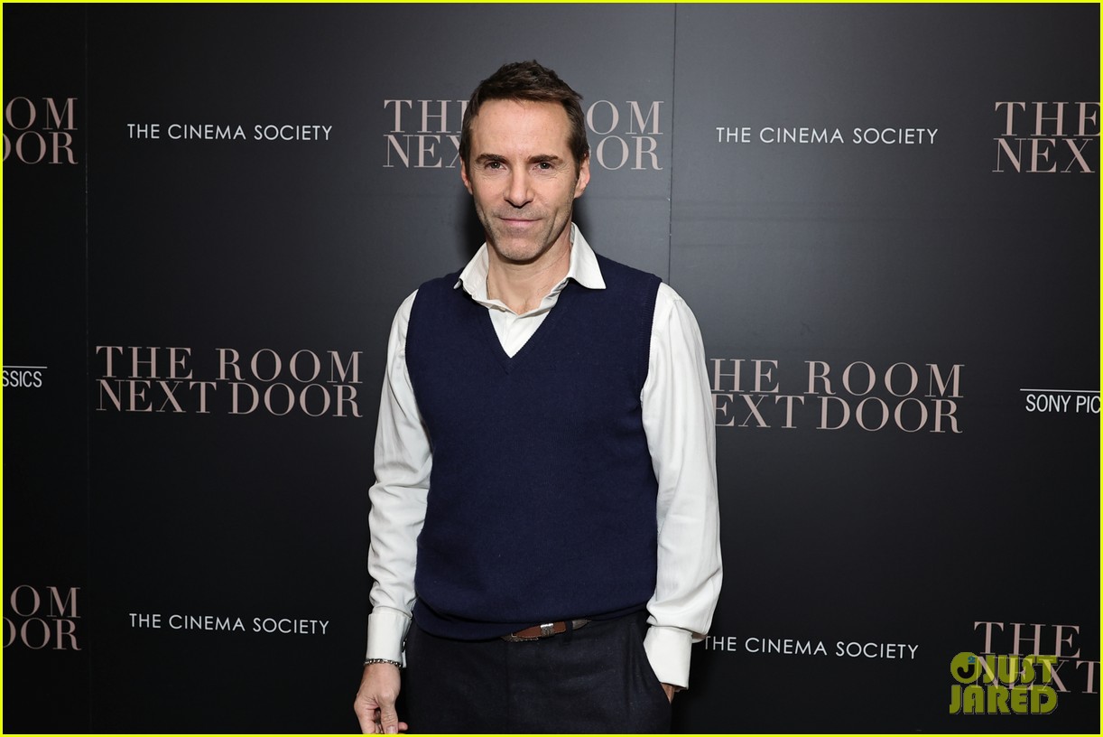 Julianne Moore Joins John Turturro & Alessandro Nivola at 'The Room ...