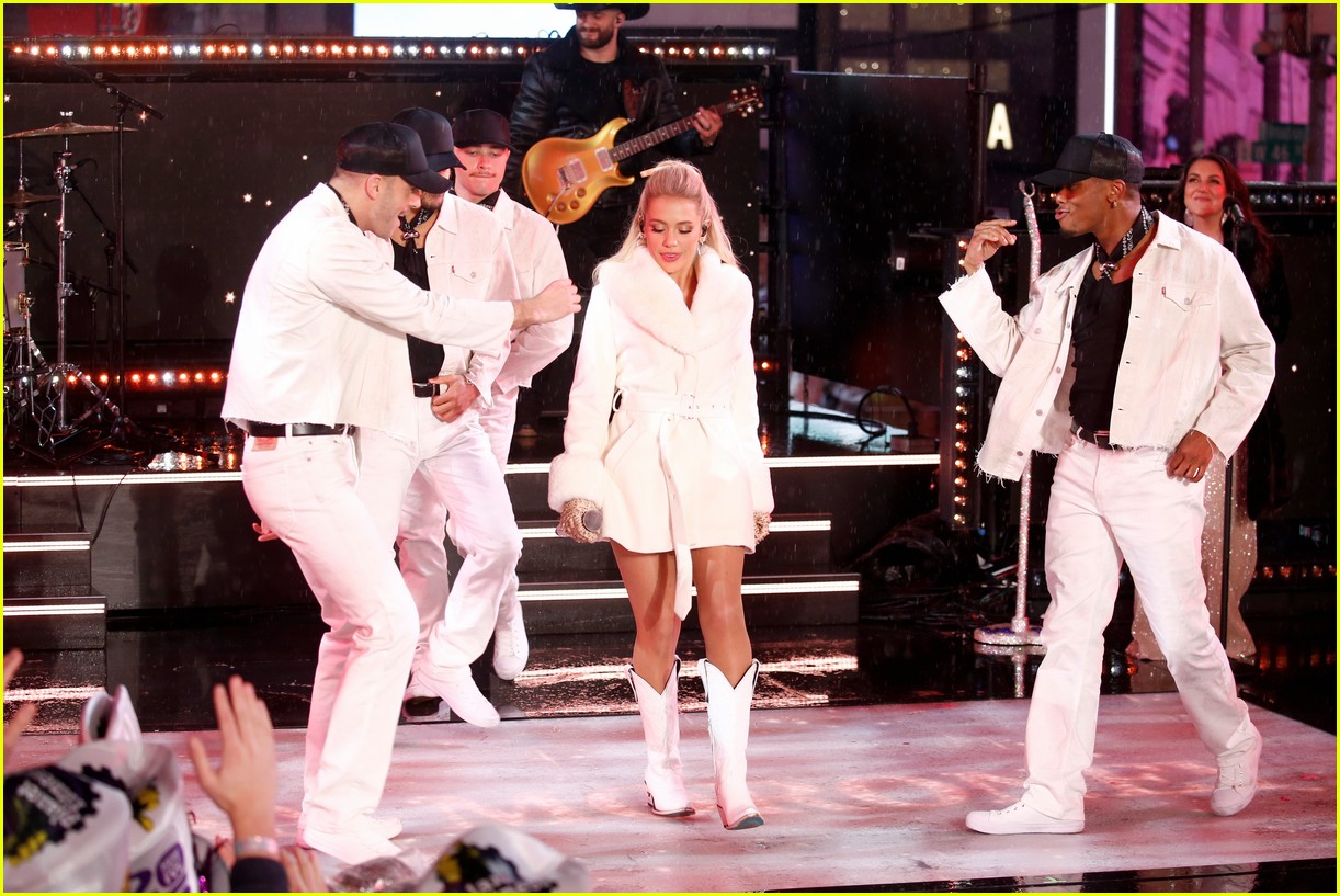 Megan Moroney Lights Up Times Square with New Year's Eve 2025, Wants to ...