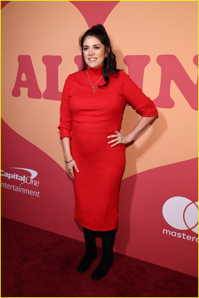 Olivia Munn Supports Husband John Mulaney at 'All In' Opening Night on ...