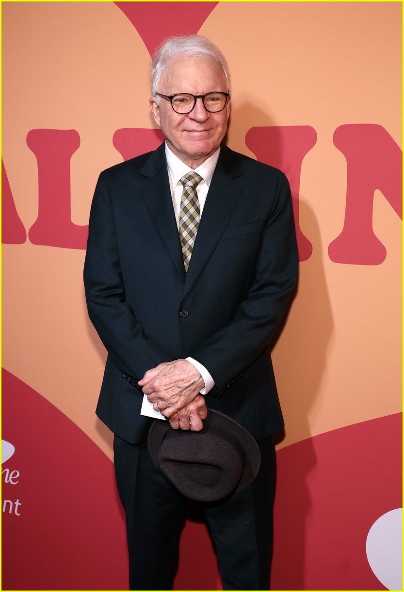 Olivia Munn Supports Husband John Mulaney at 'All In' Opening Night on ...