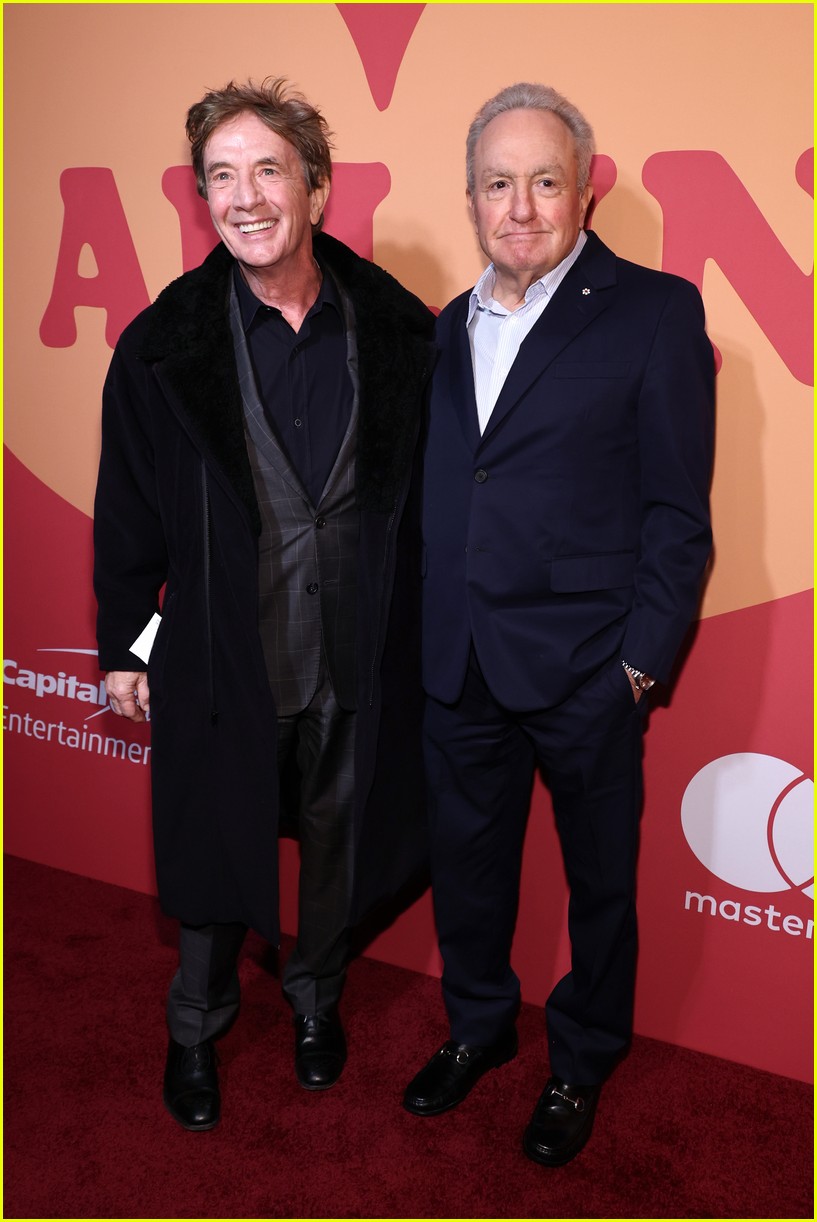 Olivia Munn Supports Husband John Mulaney at 'All In' Opening Night on ...