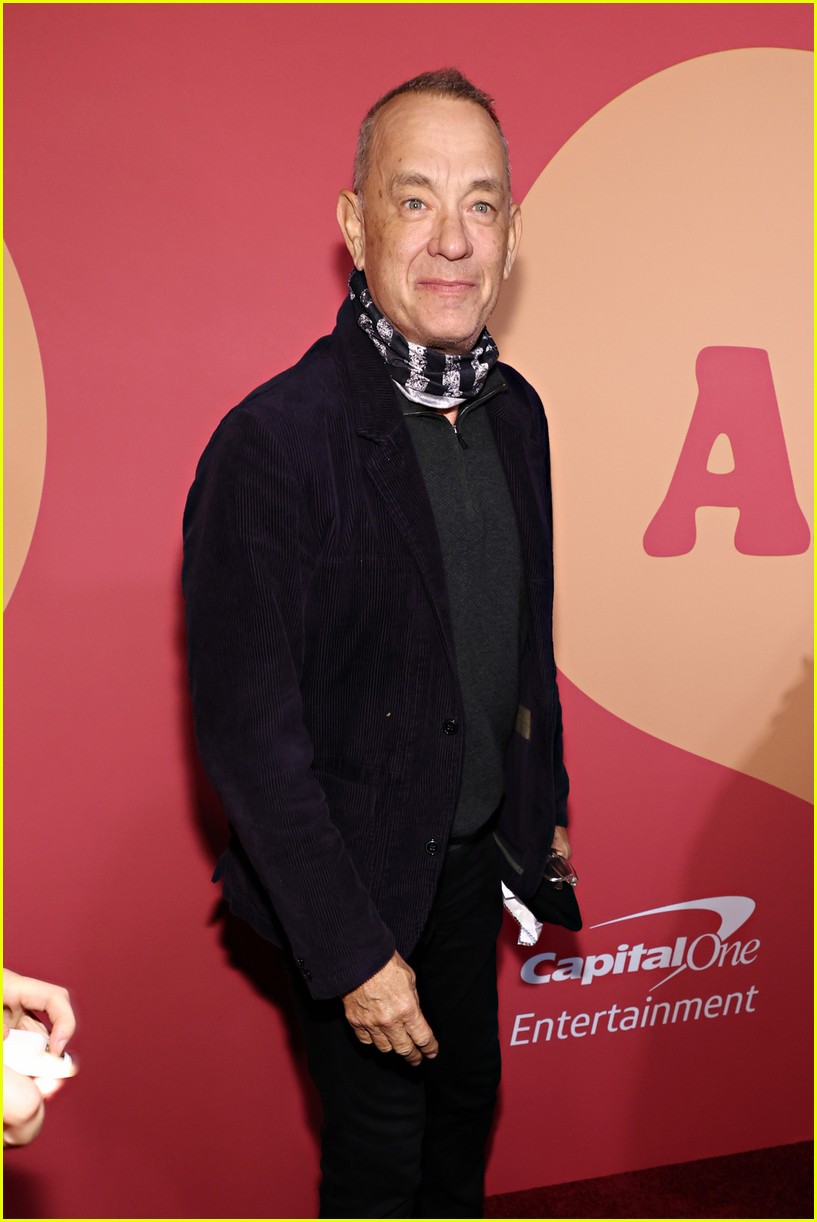 Olivia Munn Supports Husband John Mulaney at 'All In' Opening Night on ...