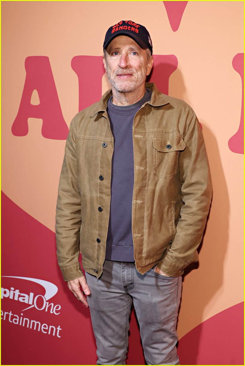 Olivia Munn Supports Husband John Mulaney at 'All In' Opening Night on ...