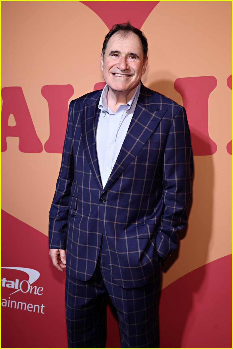 Olivia Munn Supports Husband John Mulaney at 'All In' Opening Night on ...