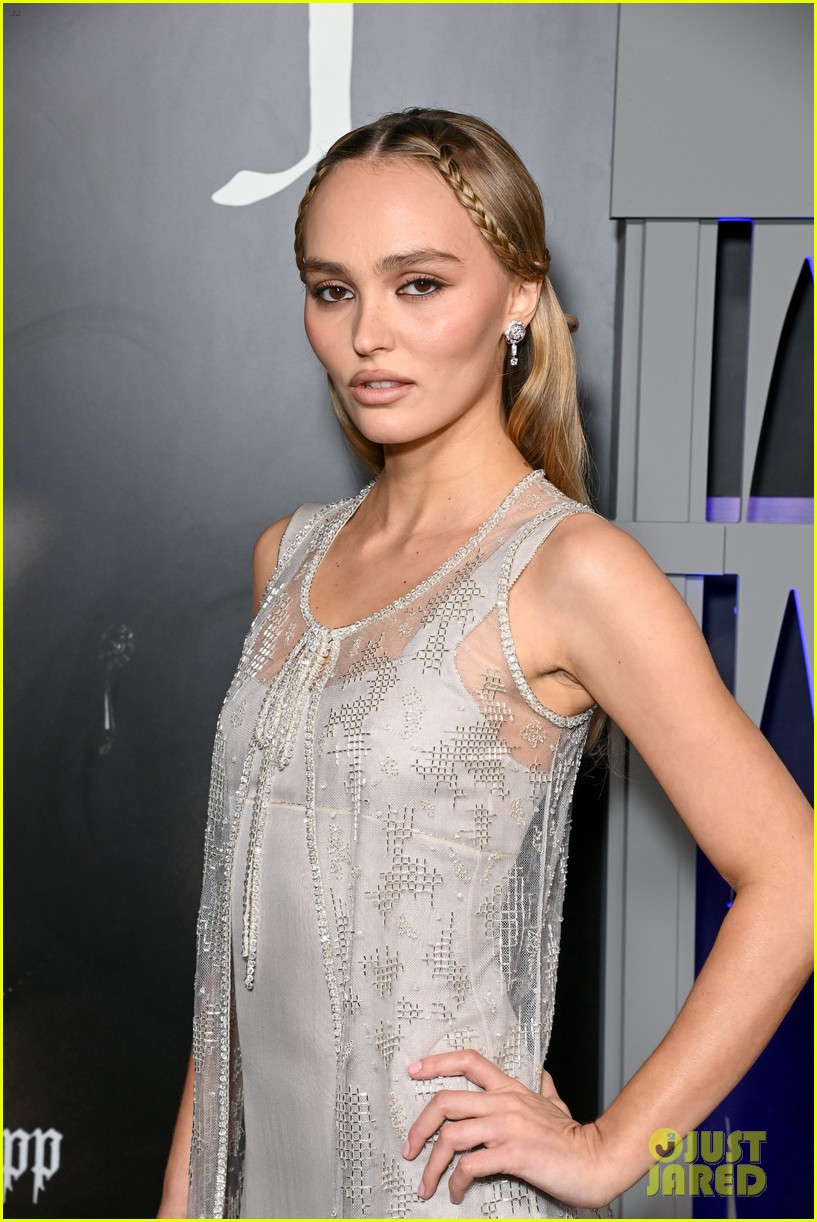 Bill Skarsgard & Lily-Rose Depp Join Star-Studded 'Nosferatu' Cast at L.A. Red Carpet Premiere ...