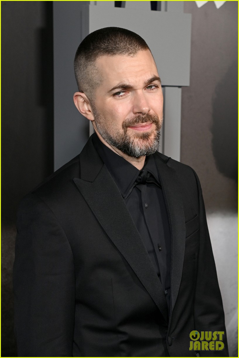 Bill Skarsgard & Lily-Rose Depp Join Star-Studded 'Nosferatu' Cast at L ...