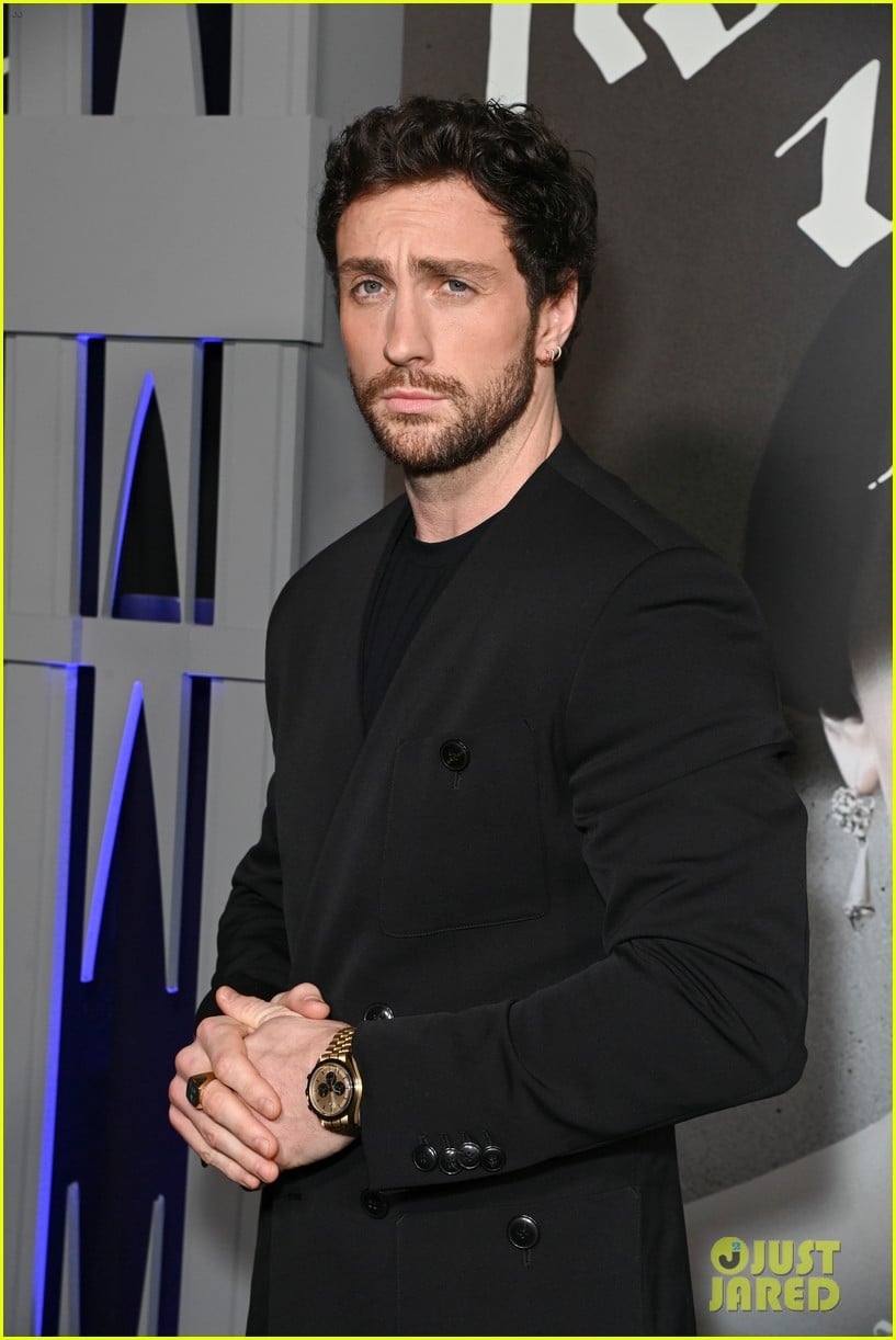 Bill Skarsgard & Lily-Rose Depp Join Star-Studded 'Nosferatu' Cast at L ...