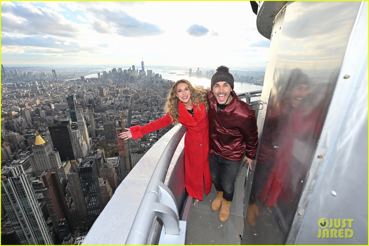 'Get Him Back for Christmas' Trailer: Alexa & Carlos PenaVega Reconnect ...