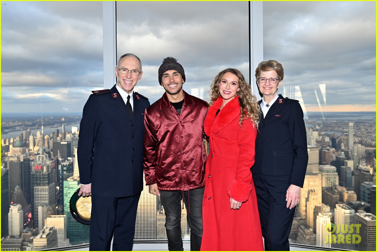 'Get Him Back for Christmas' Trailer: Alexa & Carlos PenaVega Reconnect ...