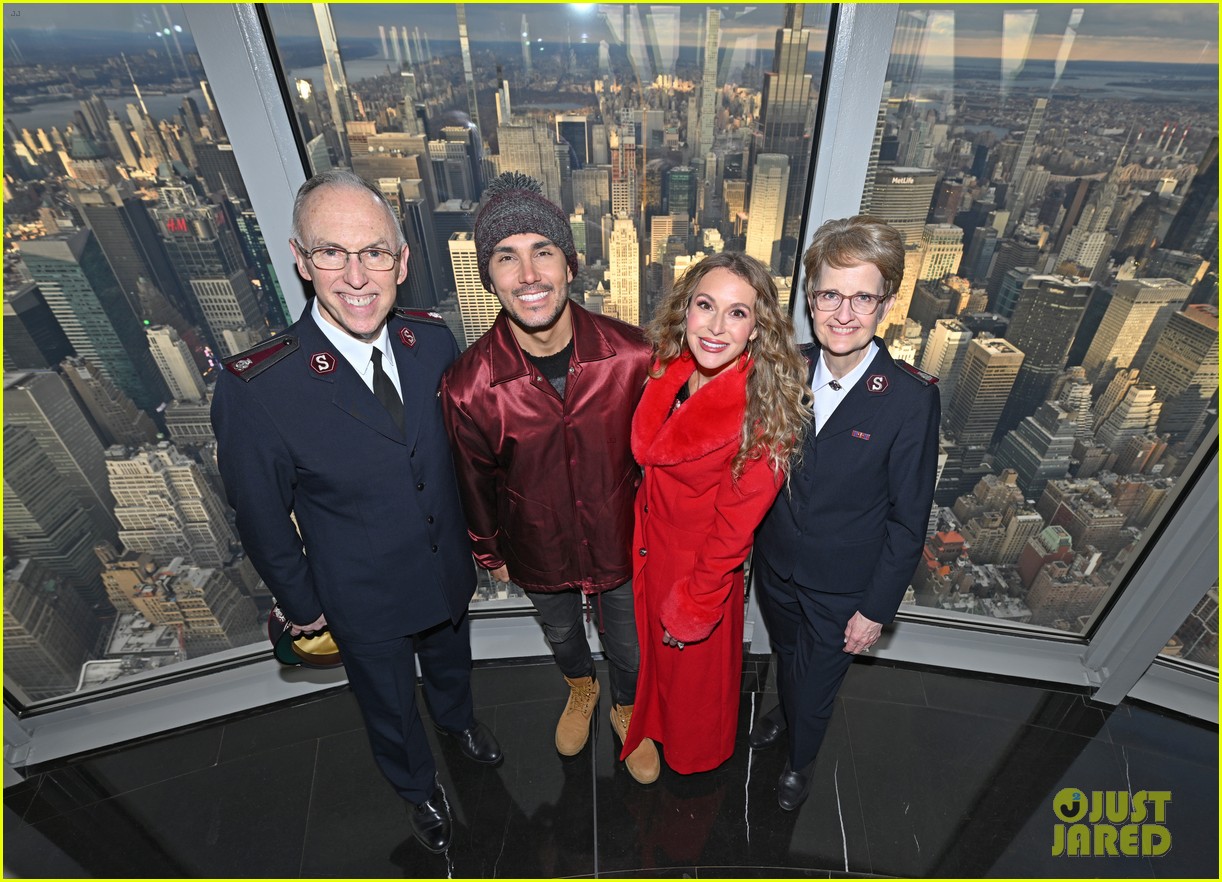 'Get Him Back for Christmas' Trailer: Alexa & Carlos PenaVega Reconnect ...