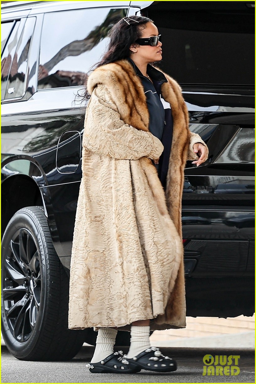 Rihanna Wears Fur Coat While Shopping in Beverly Hills with A$AP Rocky ...