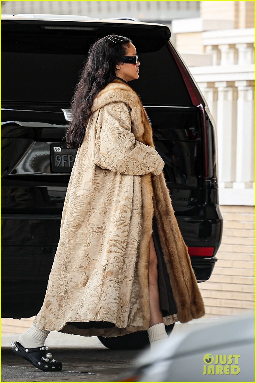 Rihanna Wears Fur Coat While Shopping in Beverly Hills with A$AP Rocky ...