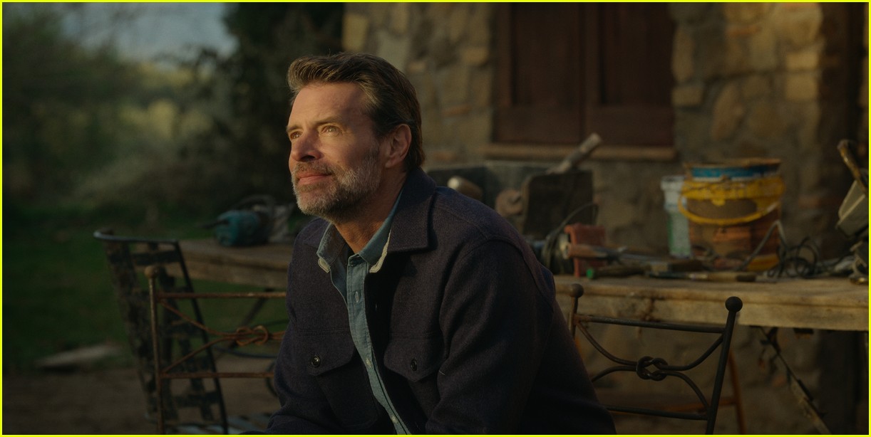 Scott Foley Teases New Netflix Rom-Com 'La Dolce Villa,' First Look ...