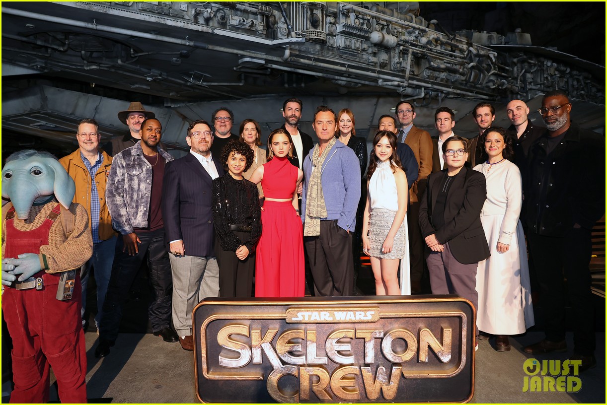 Jude Law, Bryce Dallas Howard & More Celebrate Launch of 'Star Wars ...