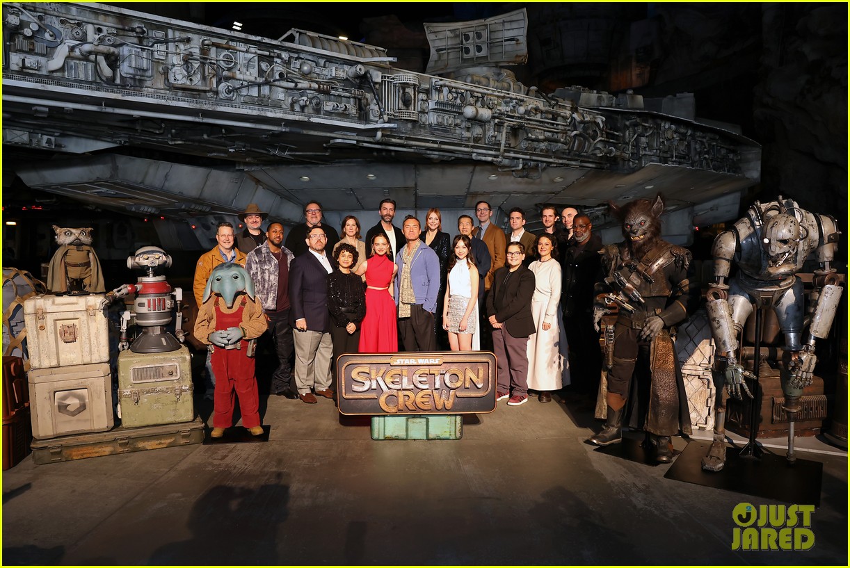 Jude Law, Bryce Dallas Howard & More Celebrate Launch of 'Star Wars ...