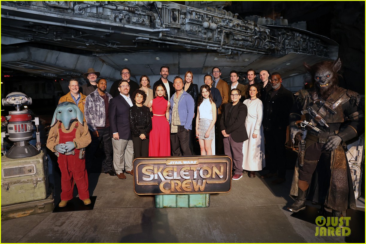 Jude Law, Bryce Dallas Howard & More Celebrate Launch of 'Star Wars ...