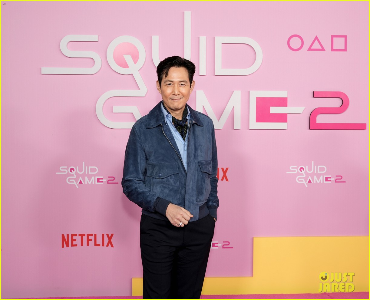 Lee Jung-jae Snaps Group Selfie With 'Squid Game' Co-Stars at Season 2 LA Premiere, Teases 'Many ...