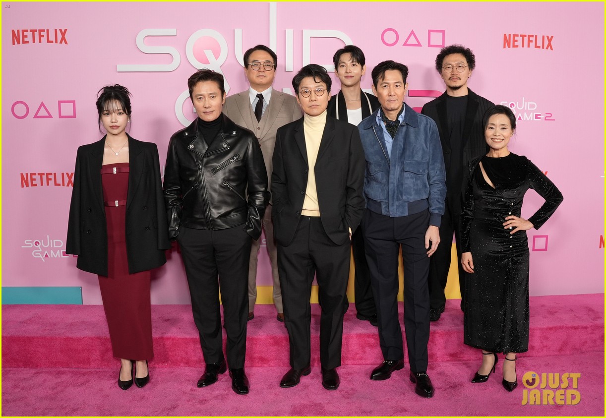Lee Jung-jae Snaps Group Selfie With 'Squid Game' Co-Stars at Season 2 LA Premiere, Teases 'Many ...