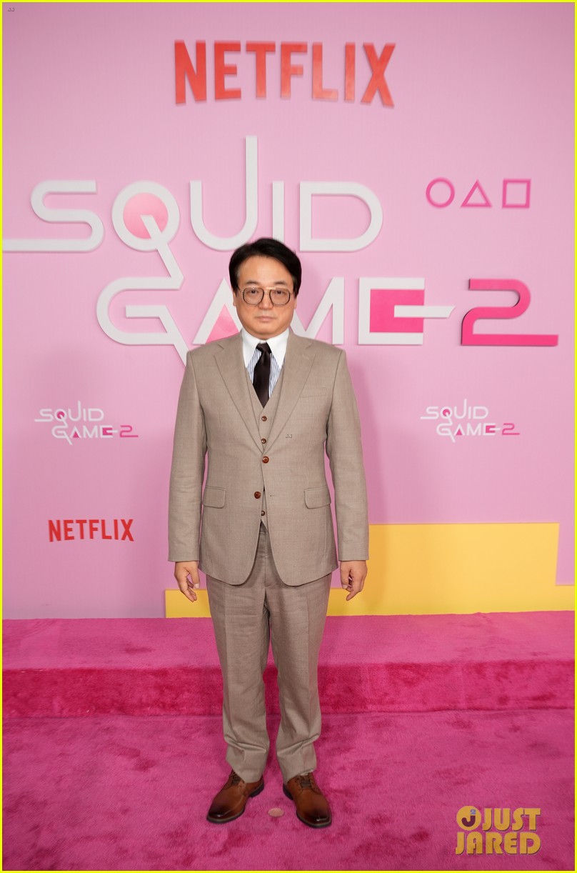 Lee Jung-jae Snaps Group Selfie With 'Squid Game' Co-Stars at Season 2 LA Premiere, Teases 'Many ...