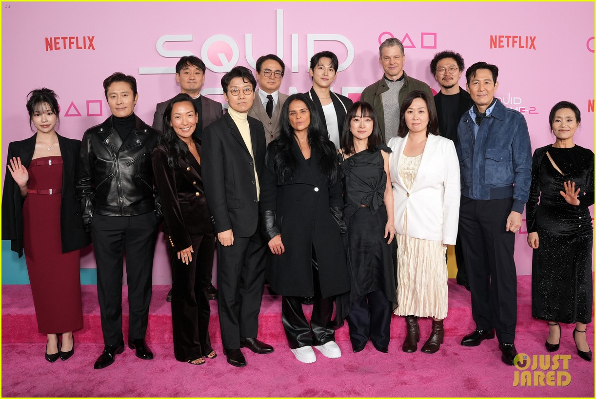 Lee Jung-jae Snaps Group Selfie With 'Squid Game' Co-Stars at Season 2 LA Premiere, Teases 'Many ...