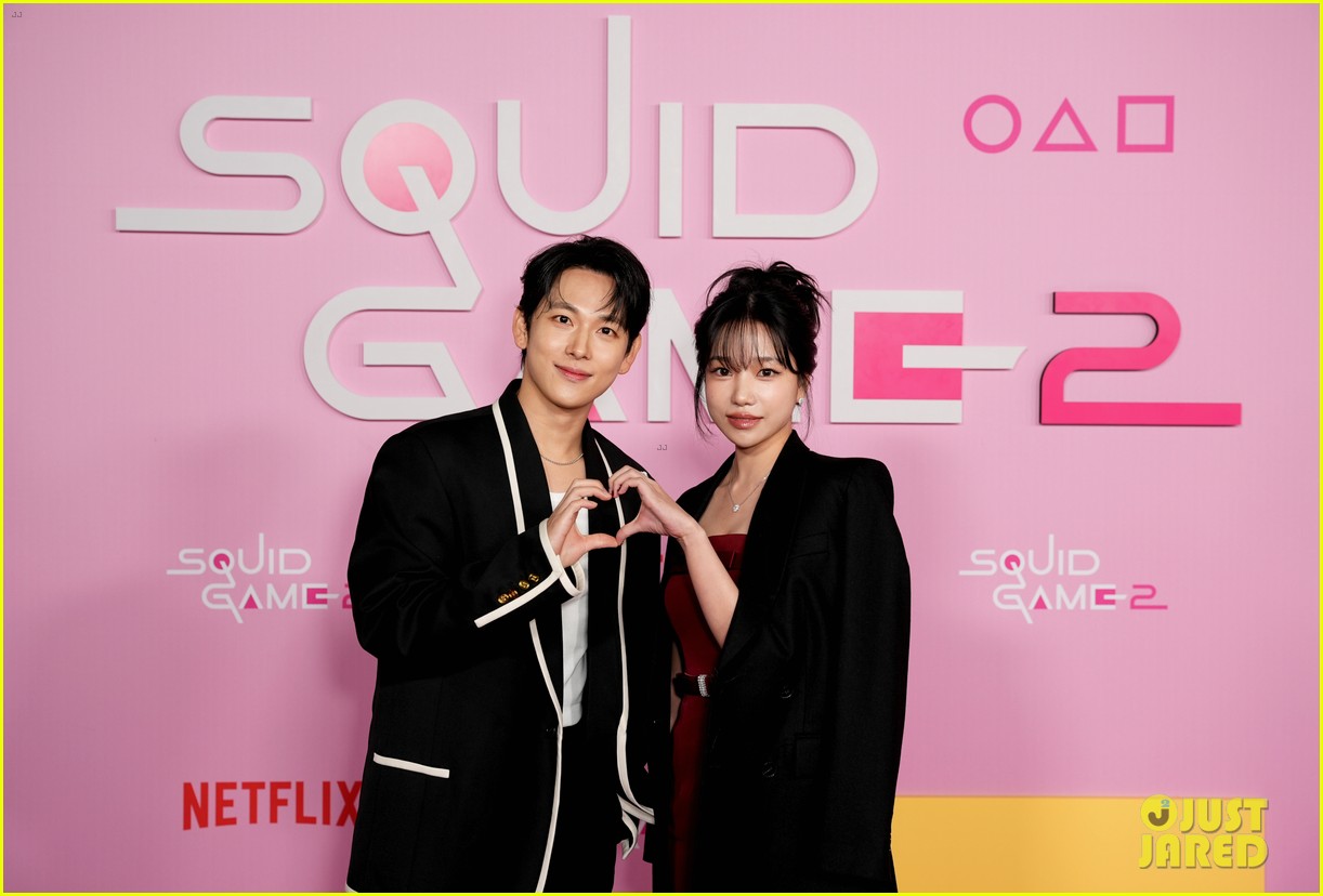 Lee Jung-jae Snaps Group Selfie With 'Squid Game' Co-Stars at Season 2 LA Premiere, Teases 'Many ...