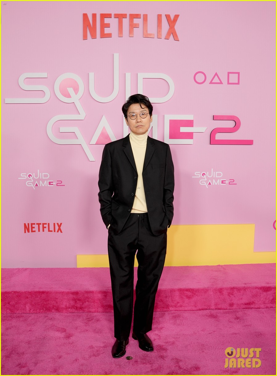 Lee Jung-jae Snaps Group Selfie With 'Squid Game' Co-Stars at Season 2 LA Premiere, Teases 'Many ...