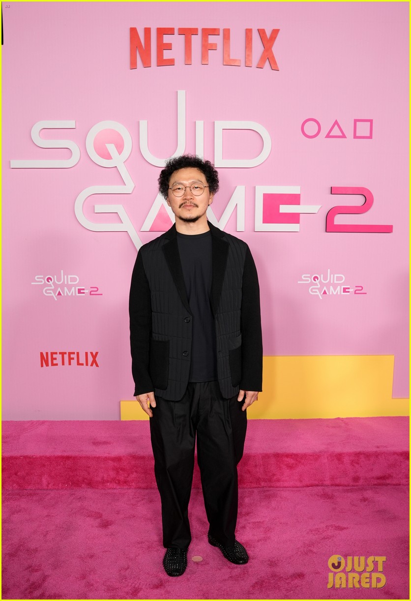 Lee Jung-jae Snaps Group Selfie With 'Squid Game' Co-Stars at Season 2 LA Premiere, Teases 'Many ...