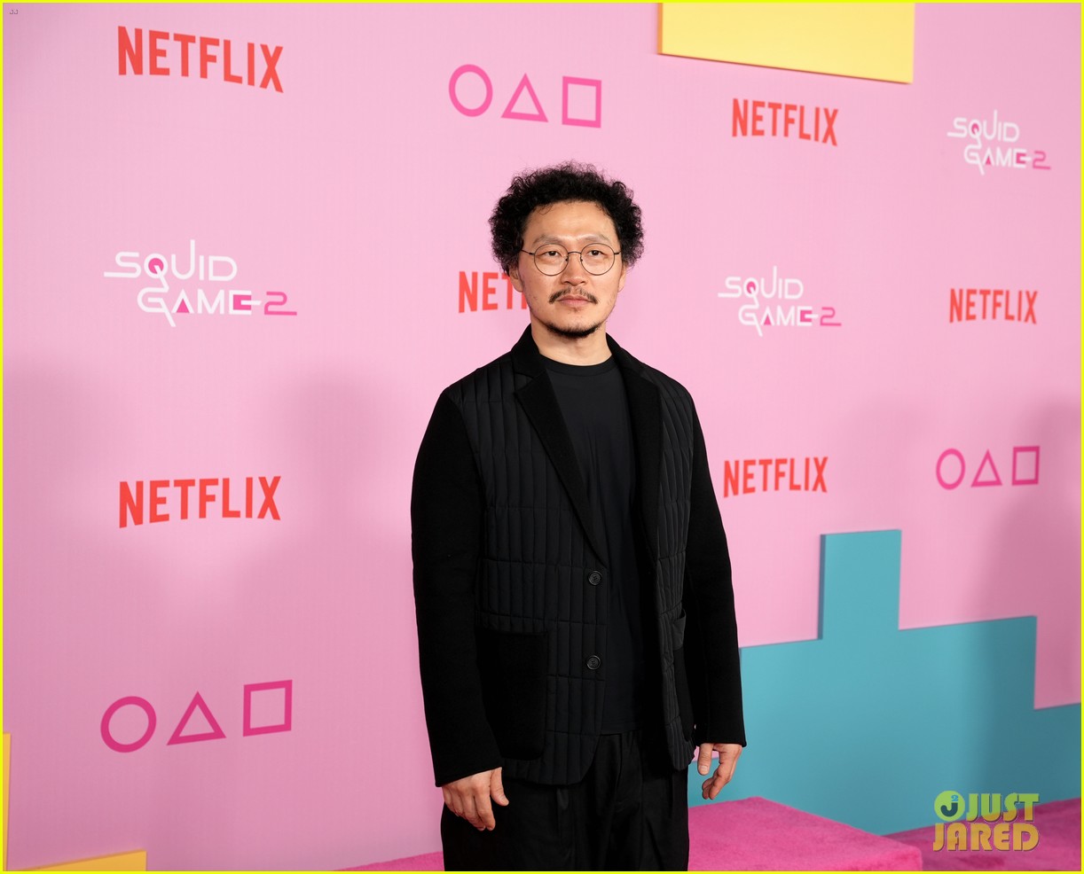 Lee Jung-jae Snaps Group Selfie With 'Squid Game' Co-Stars at Season 2 LA Premiere, Teases 'Many ...