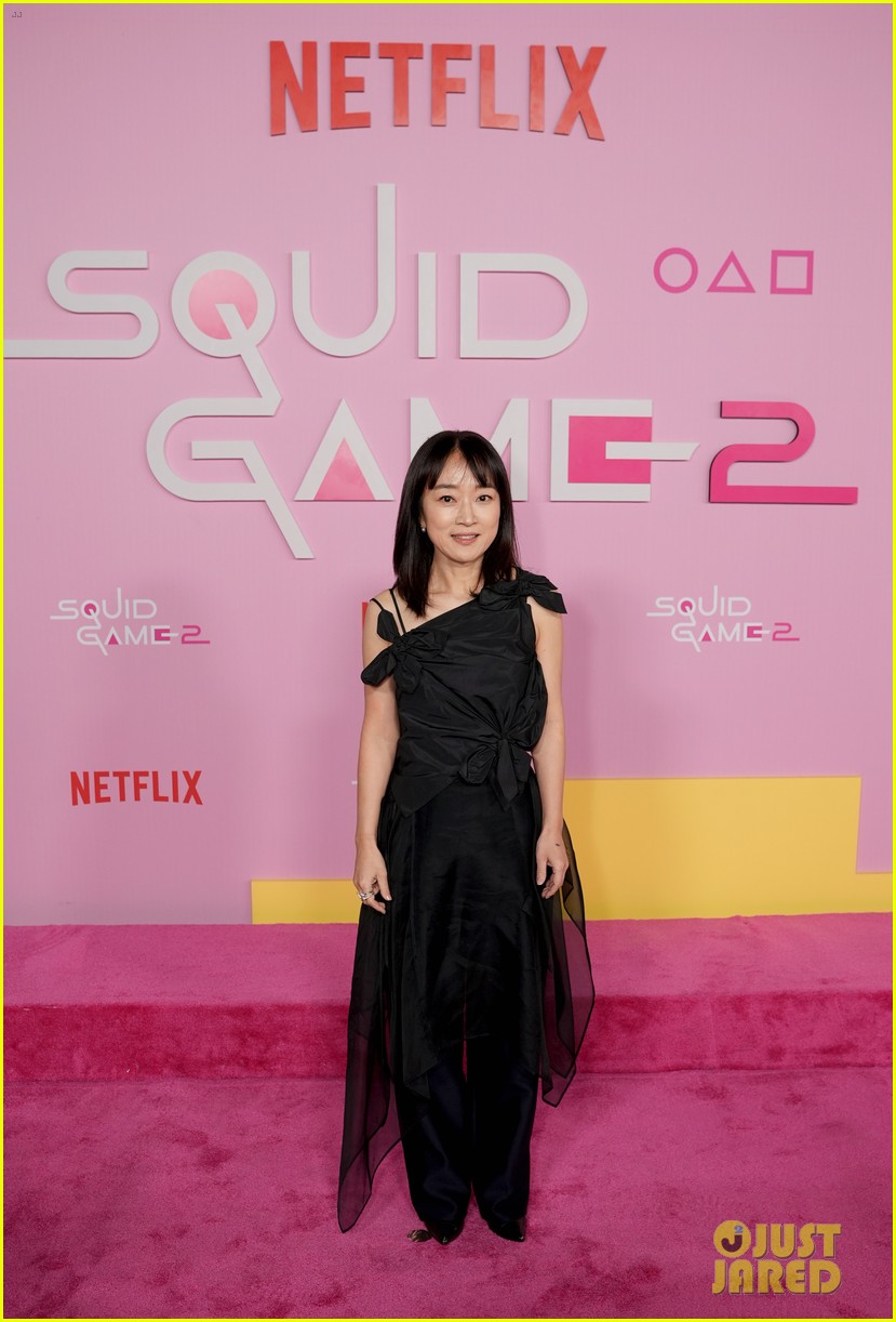 Lee Jung-jae Snaps Group Selfie With 'Squid Game' Co-Stars at Season 2 LA Premiere, Teases 'Many ...