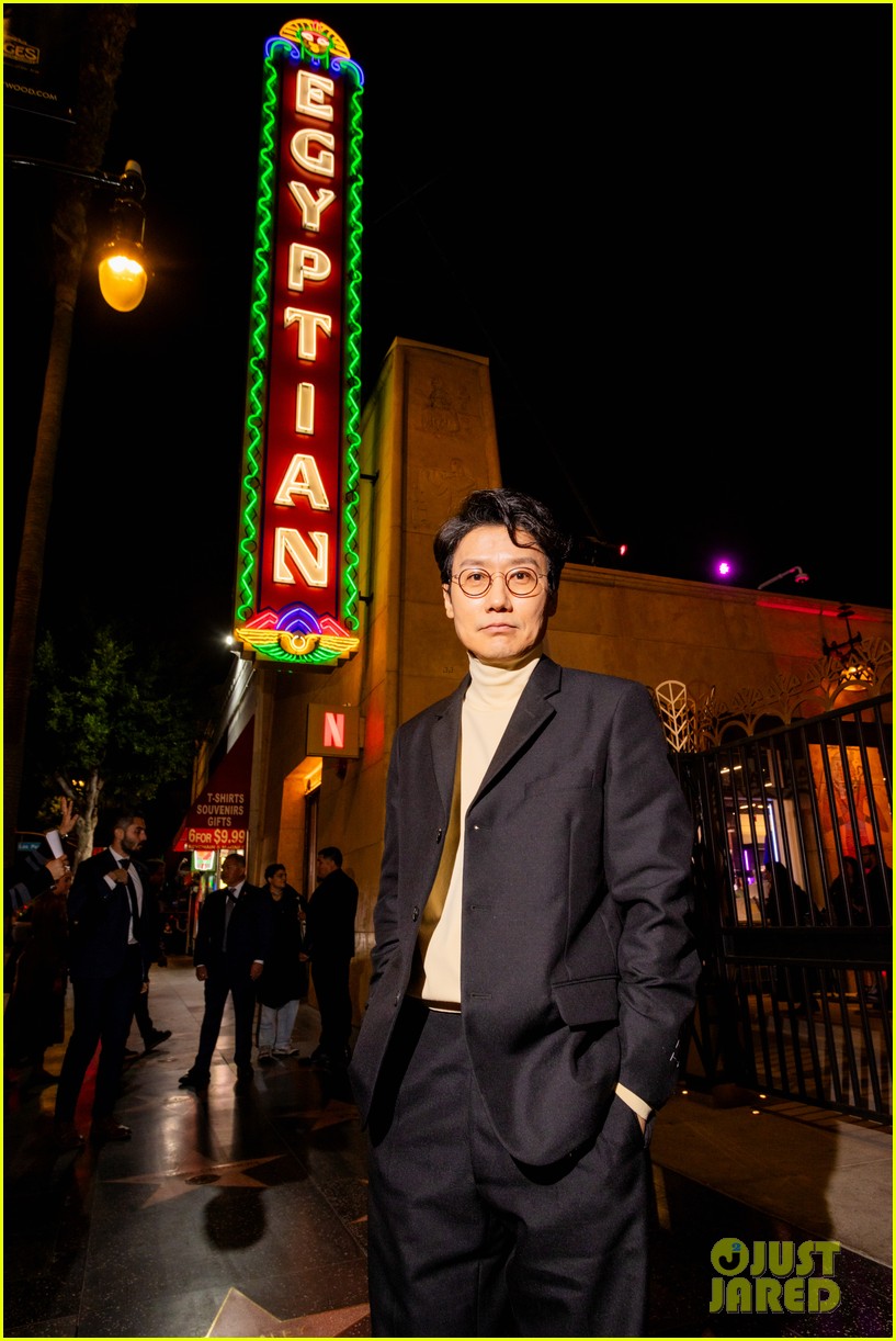 Lee Jung-jae Snaps Group Selfie With 'Squid Game' Co-Stars at Season 2 LA Premiere, Teases 'Many ...