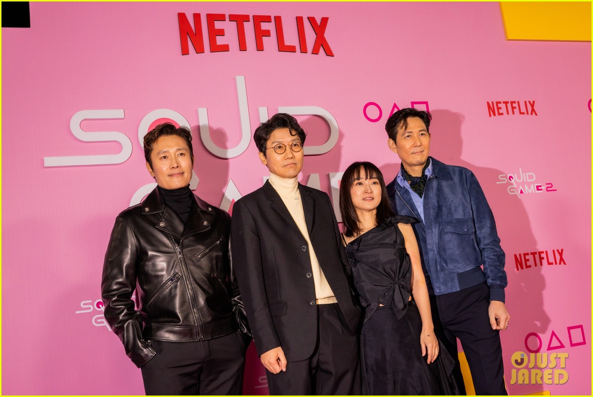 Lee Jung-jae Snaps Group Selfie With 'Squid Game' Co-Stars at Season 2 LA Premiere, Teases 'Many ...
