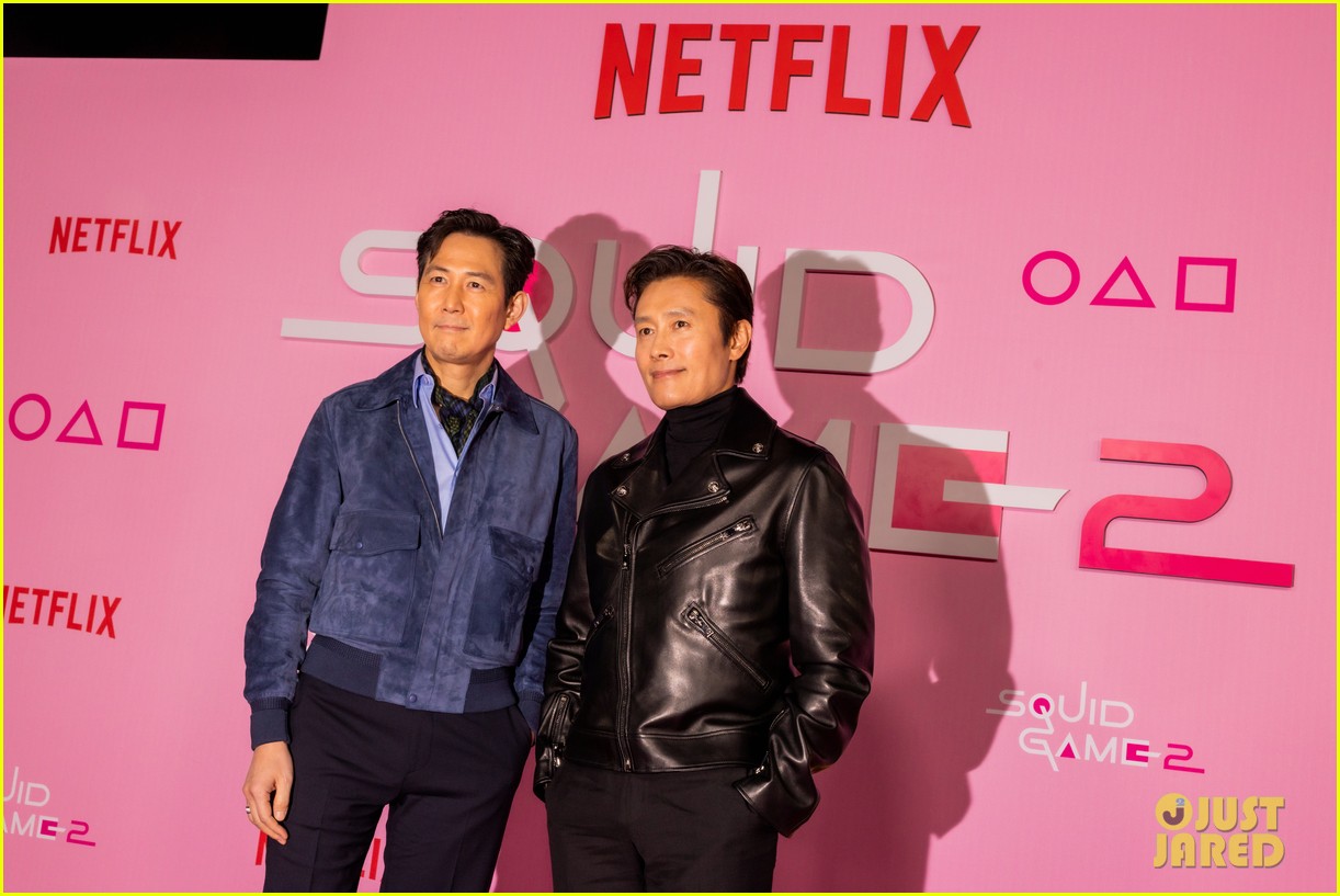 Lee Jung-jae Snaps Group Selfie With 'Squid Game' Co-Stars at Season 2 LA Premiere, Teases 'Many ...