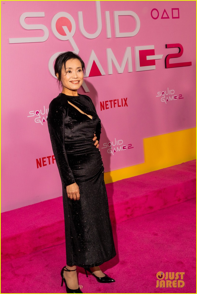 Lee Jung-jae Snaps Group Selfie With 'Squid Game' Co-Stars at Season 2 LA Premiere, Teases 'Many ...