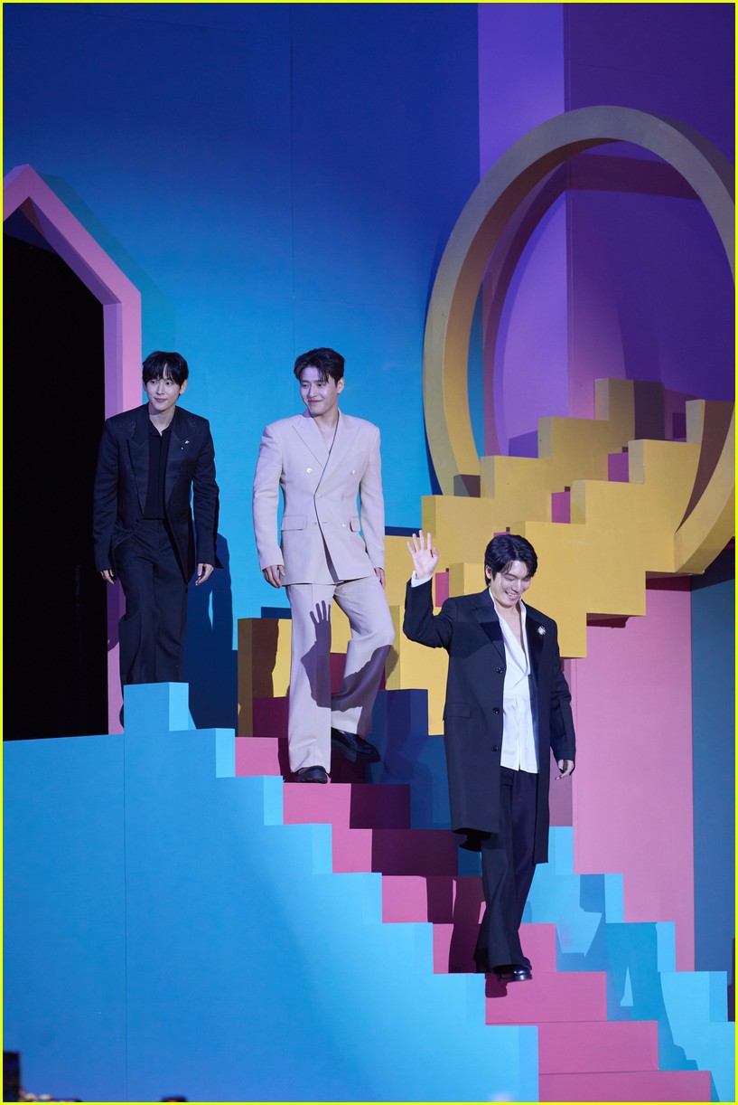 Lee Jung-jae, Lee Byung-hun & More Walk Down Pink Steps at 'Squid Game' Season 2 Premiere: Photo ...