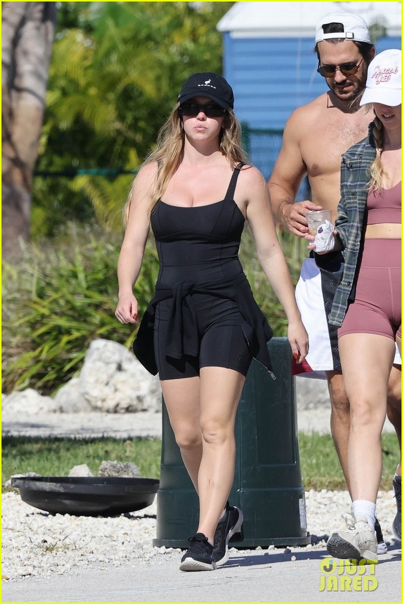 Sydney Sweeney Bares Her Toned Arms During Break From Filming Biopic ...