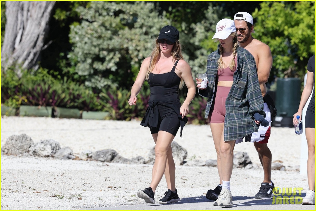 Photo: sydney sweeney candids muscles 26 | Photo 5107095 | Just Jared ...