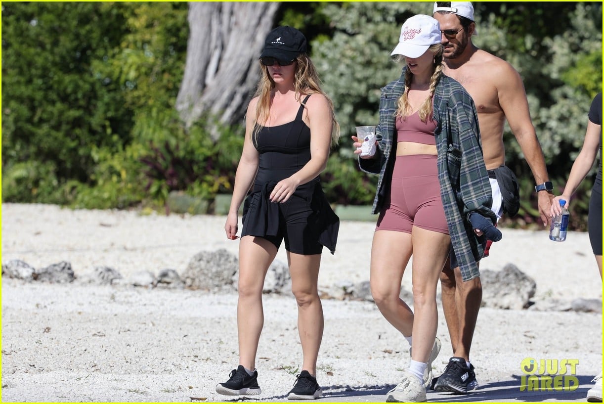Sydney Sweeney Bares Her Toned Arms During Break From Filming Biopic ...