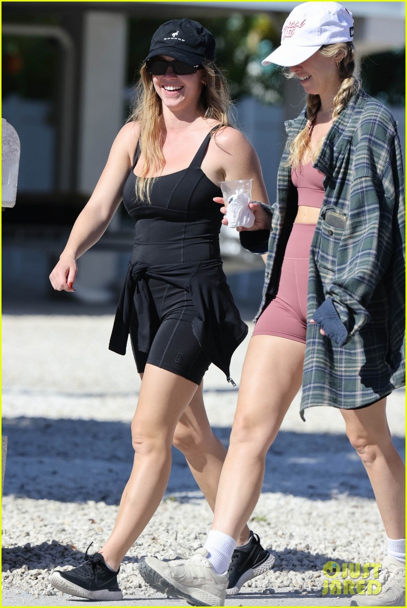 Sydney Sweeney Bares Her Toned Arms During Break From Filming Biopic ...