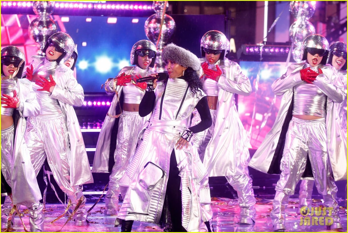 TLC Close Out 2024 With Performance of Their Greatest Hits On 'New Year ...
