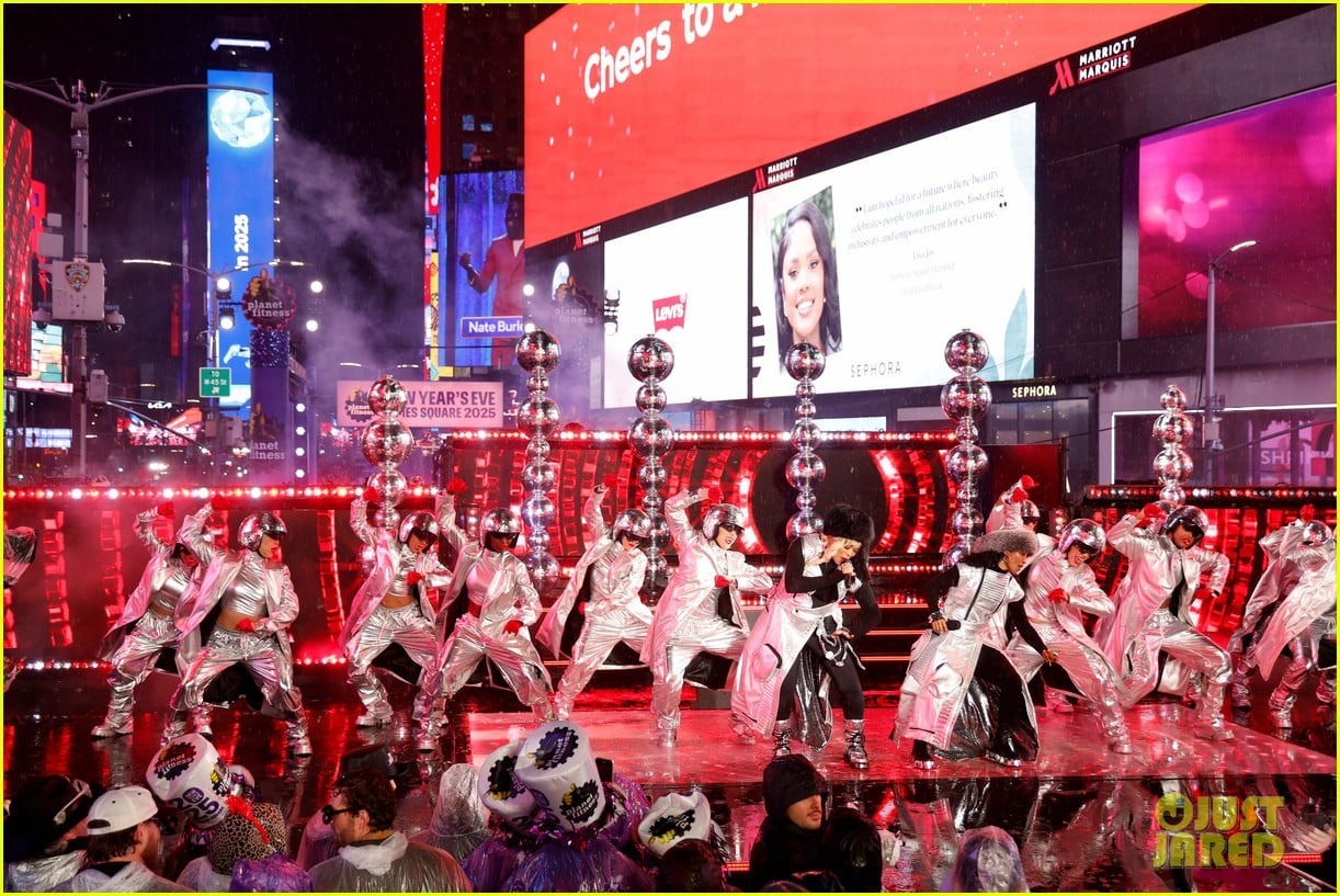 TLC Close Out 2024 With Performance of Their Greatest Hits On 'New Year ...