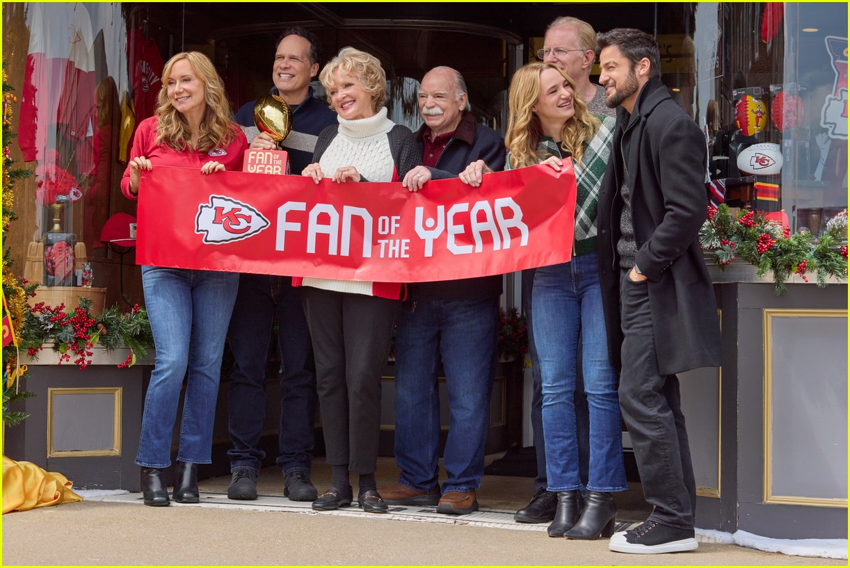 Hallmark Channel's 'Holiday Touchdown' Becomes Most-Watched Cable Movie ...