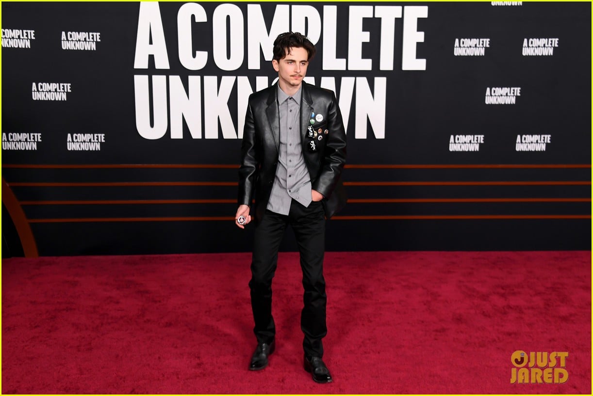 Timothee Chalamet Wears Bob Dylan Pins to 'A Complete Unknown' Premiere ...