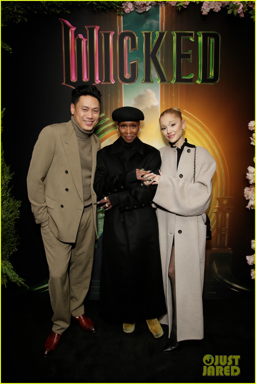 Blake Lively & Ryan Reynolds Support 'Wicked' Cast at NYC Screening, Peter Dinklage Finally ...