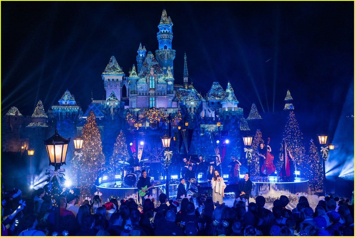 'Wonderful World of Disney: Holiday Spectacular' 2024 - Performers ...